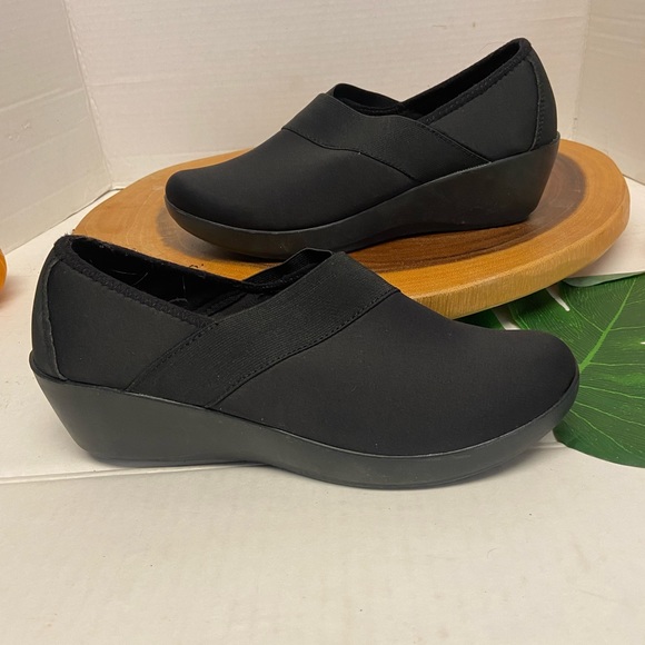 CROCS | Shoes | Dual Crocs Comfort Career Clogs | Poshmark